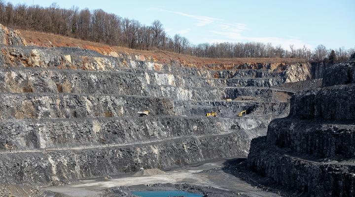 Surface mining industry | Komatsu